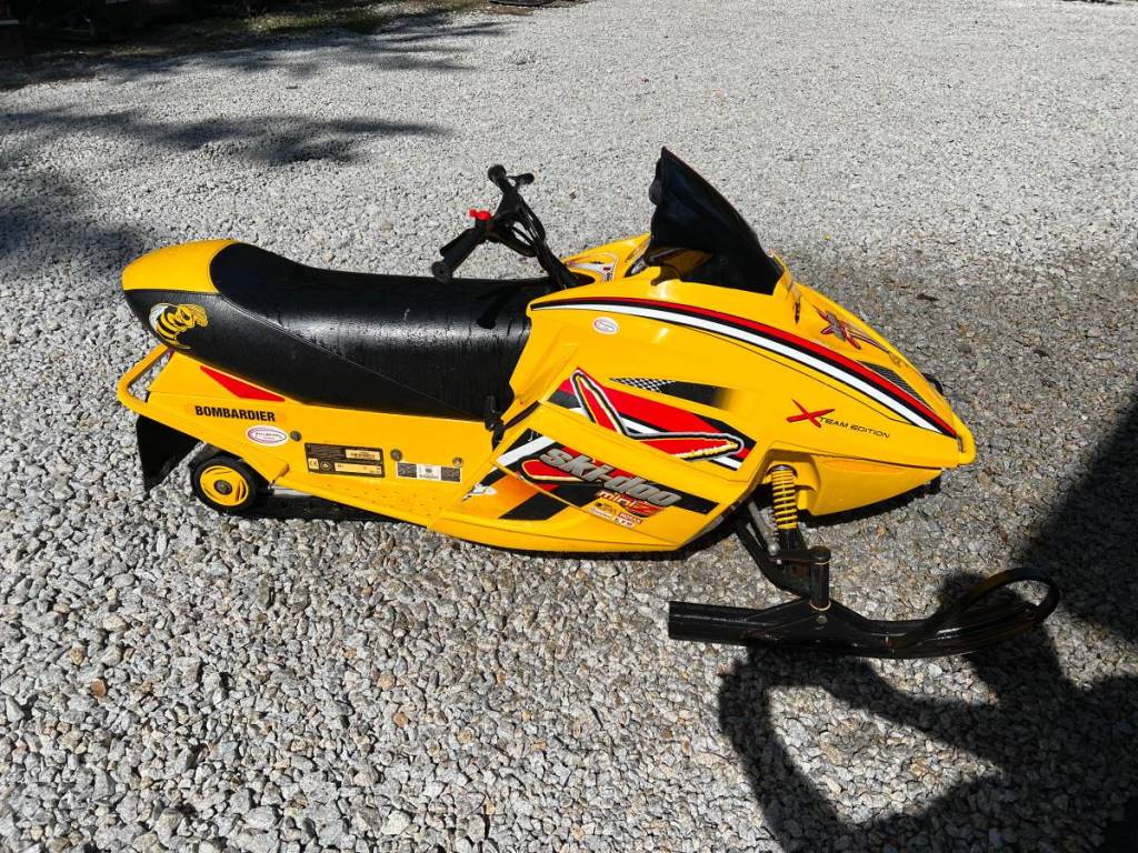 Snowmobiles Mini Kids 120 / 200 Youth / Caboose – Philbrick Motor Sports