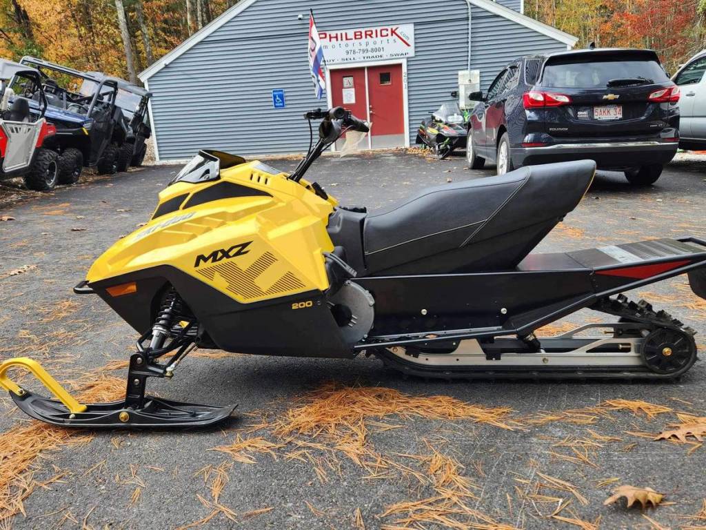 Snowmobiles Mini Kids 120 / 200 Youth / Caboose – Philbrick Motor Sports