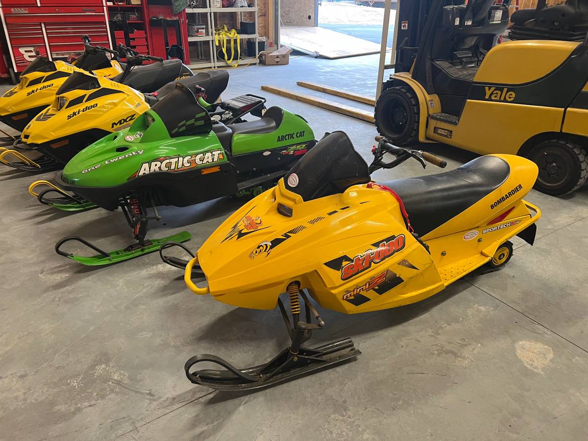 Snowmobiles Mini Kids 120 / 200 Youth / Caboose – Philbrick Motor Sports