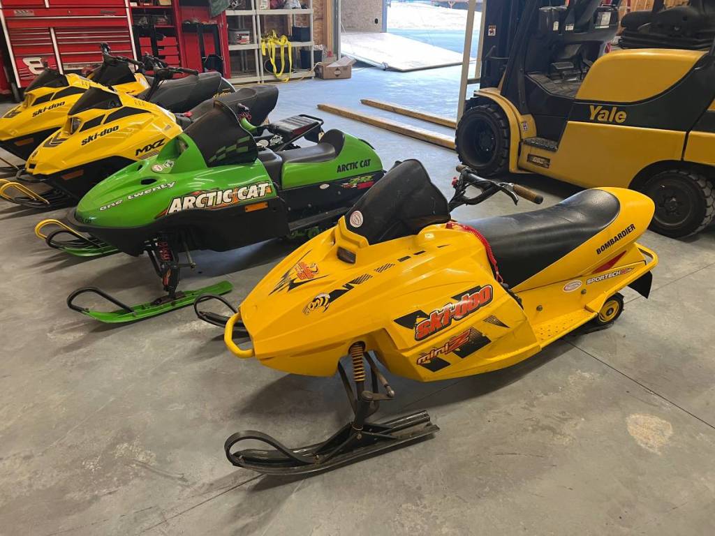 Snowmobiles Mini Kids 120 / 200 Youth / Caboose – Philbrick Motor Sports